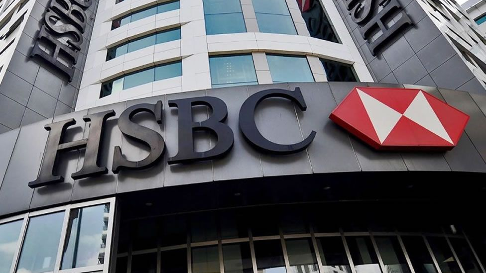 Double role for Greg Lowden at HSBC Mauritius